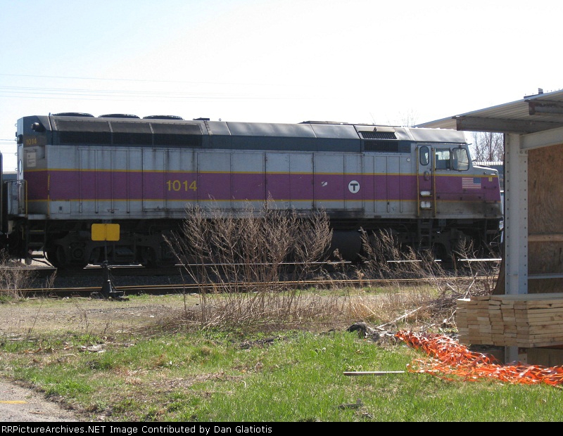 MBTA 1014 in Ayer